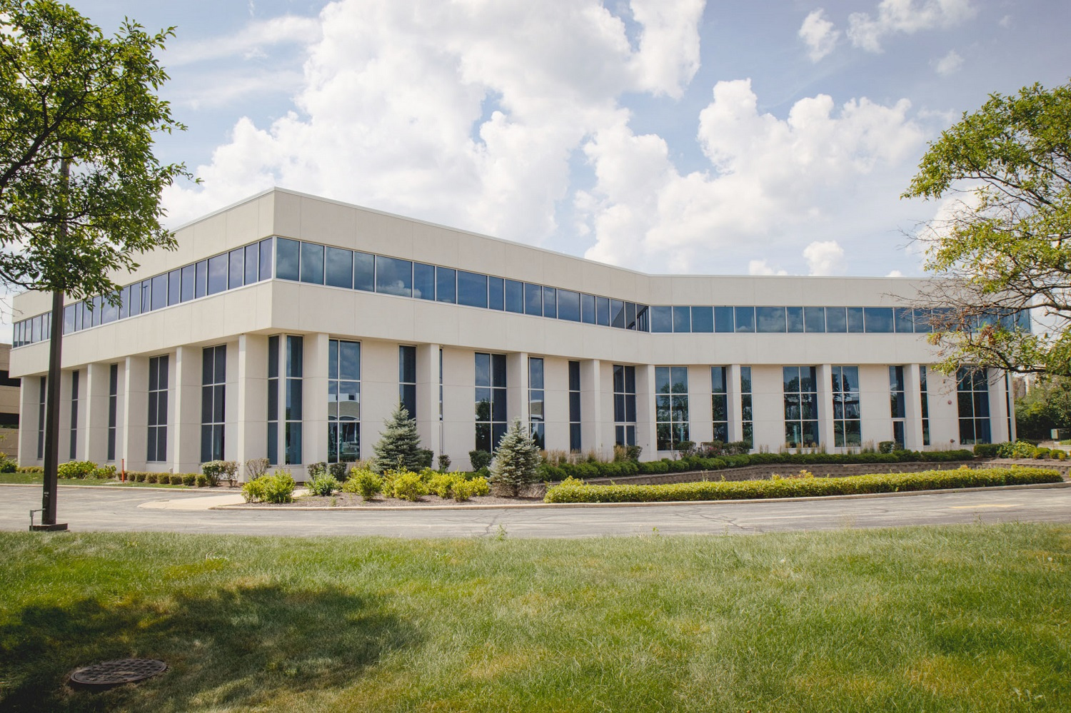 Newmark Secures 17,447-SF Office/Flex Lease for DesignPac… | Newmark