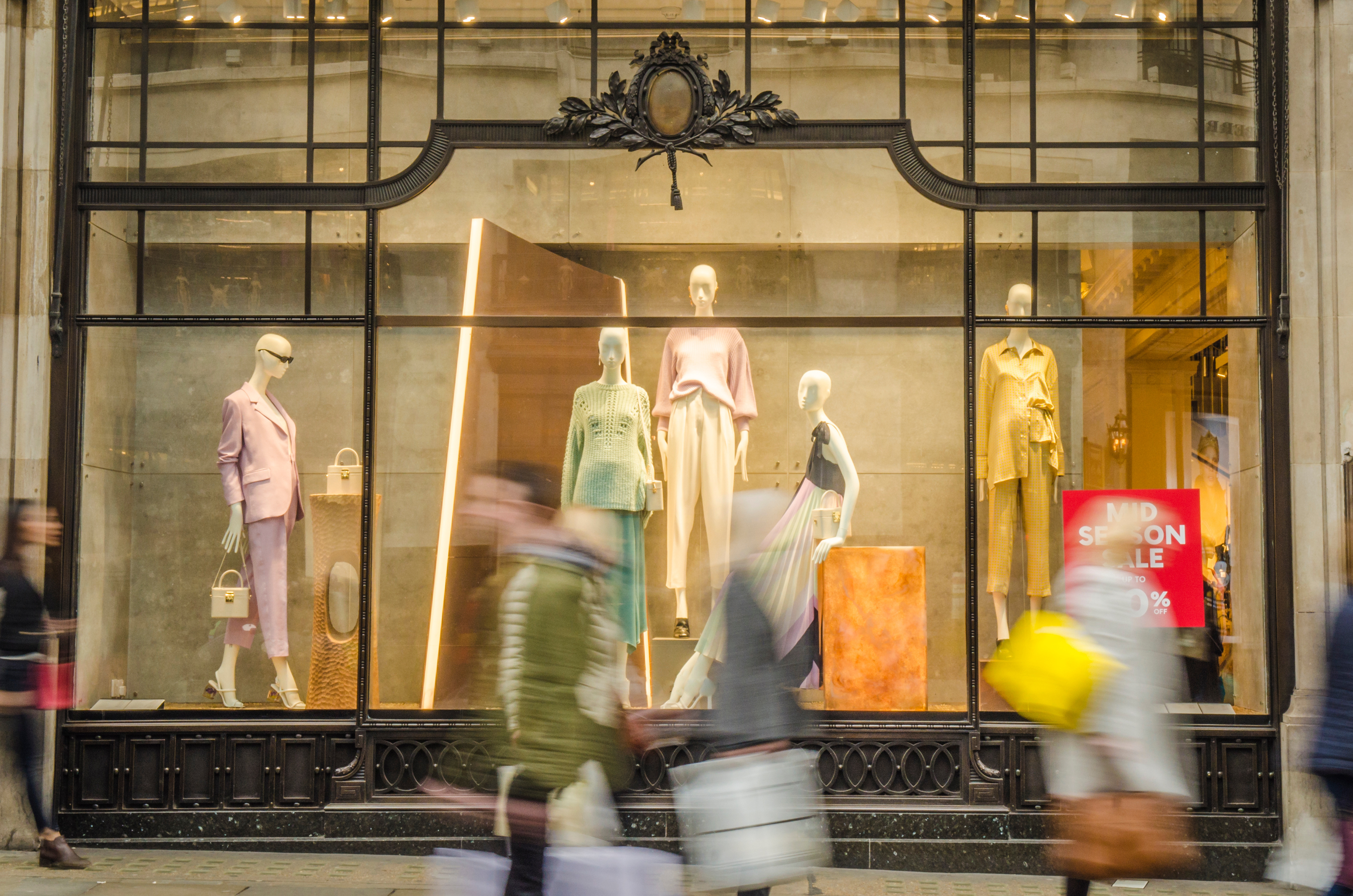 4Q24 U.S. Retail Market: Trends & Conditions | Newmark