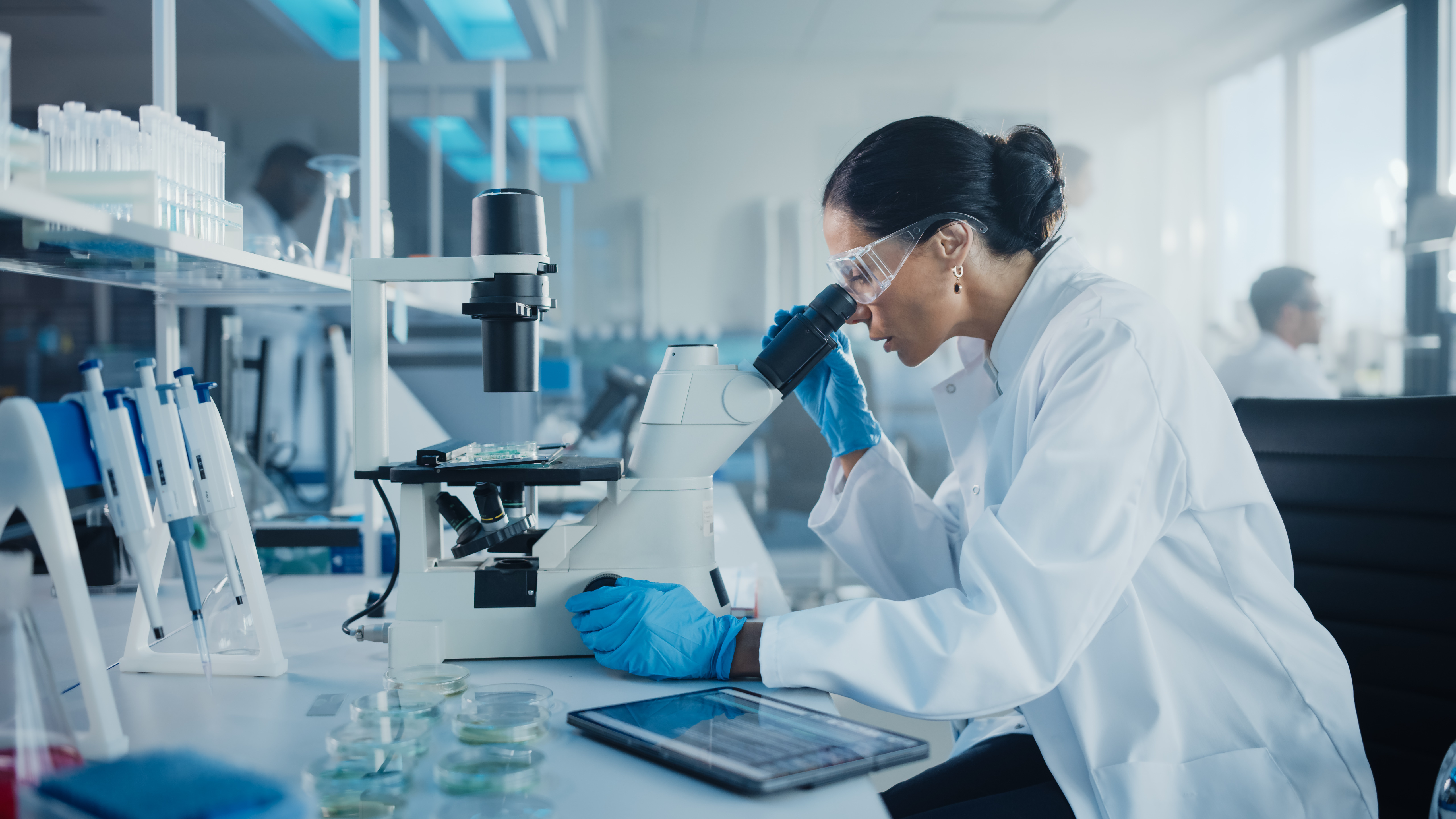 4Q25 U.S. Life Science Market Conditions & Trends | Newmark